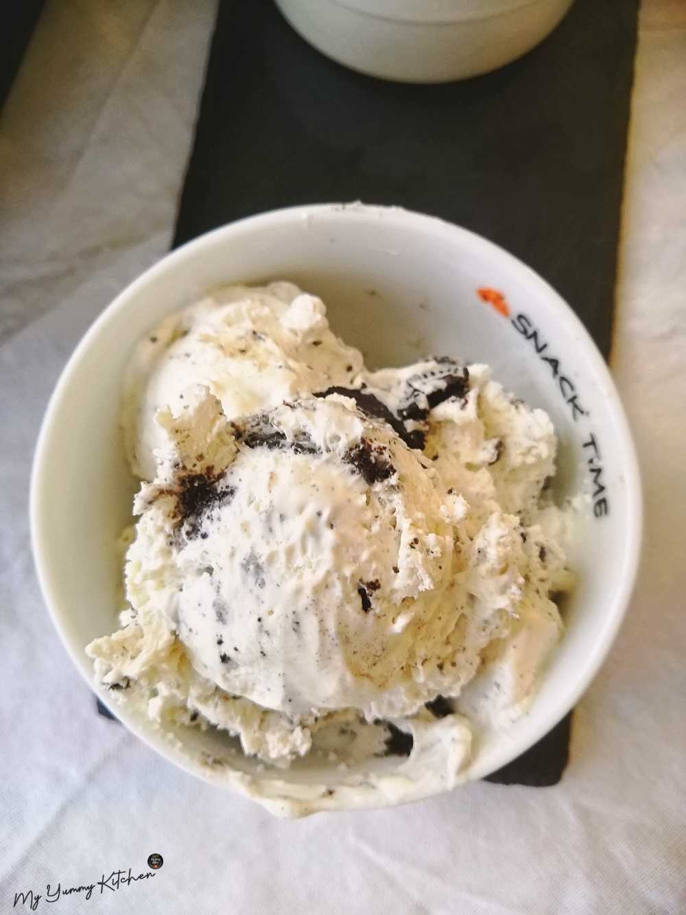 Crème Glacée aux Oreo ( 3 ingrédients seulement ) - My Yummy Kitchen